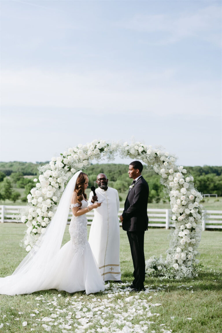 Gorgeous and Ethereal Wedding at Raspberry Plain Manor - Washington, DC ...